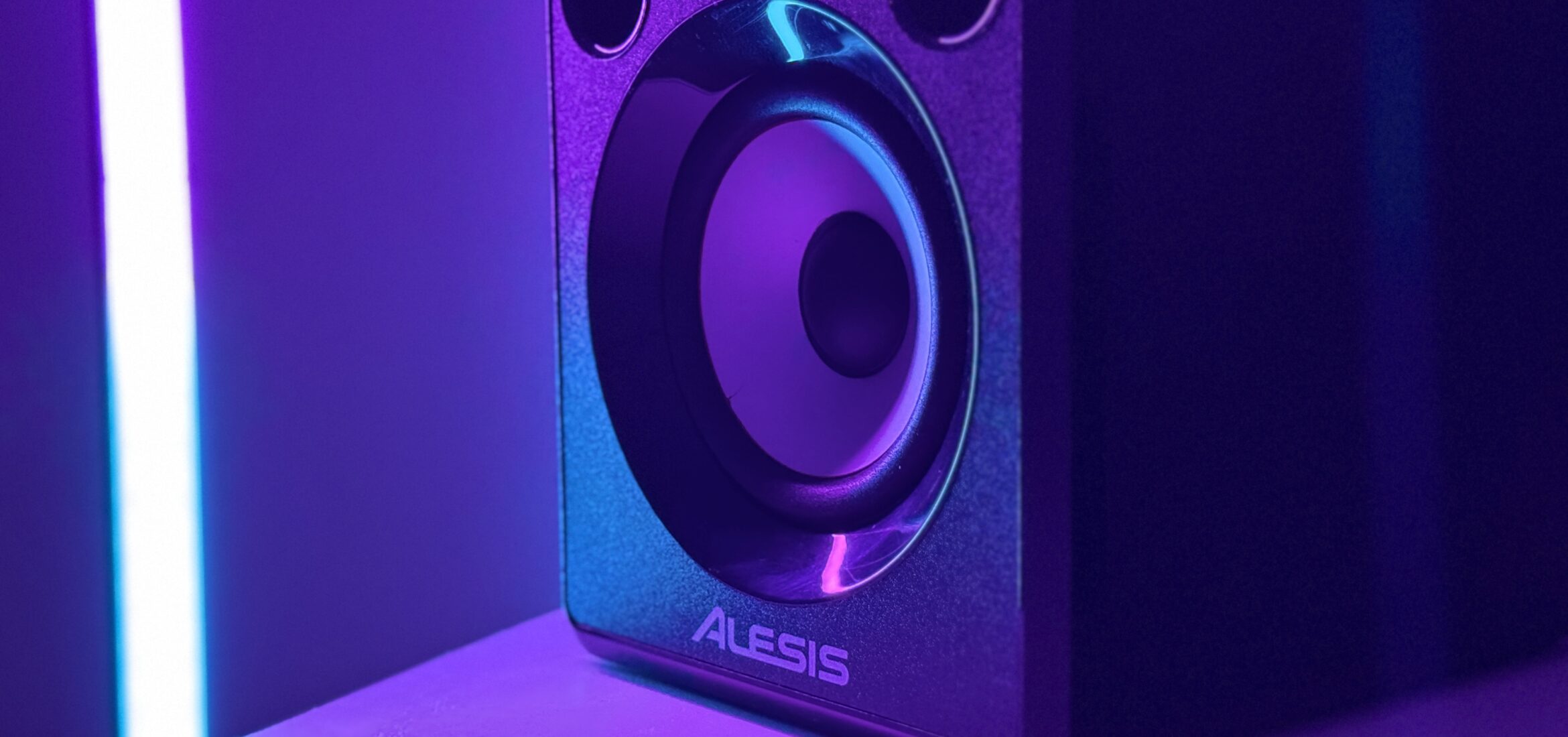 Choosing the Right Home Studio Monitor Speakers