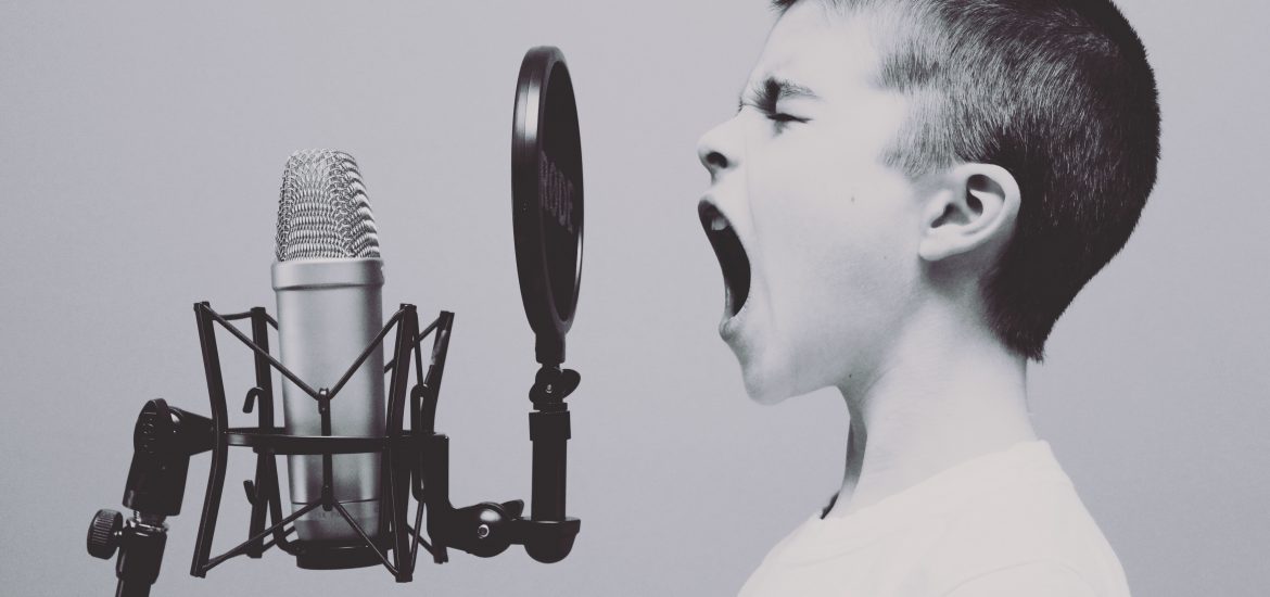Microphone Types And Their Uses - MasteringBOX Microphone Types And Their Uses - MasteringBOX
