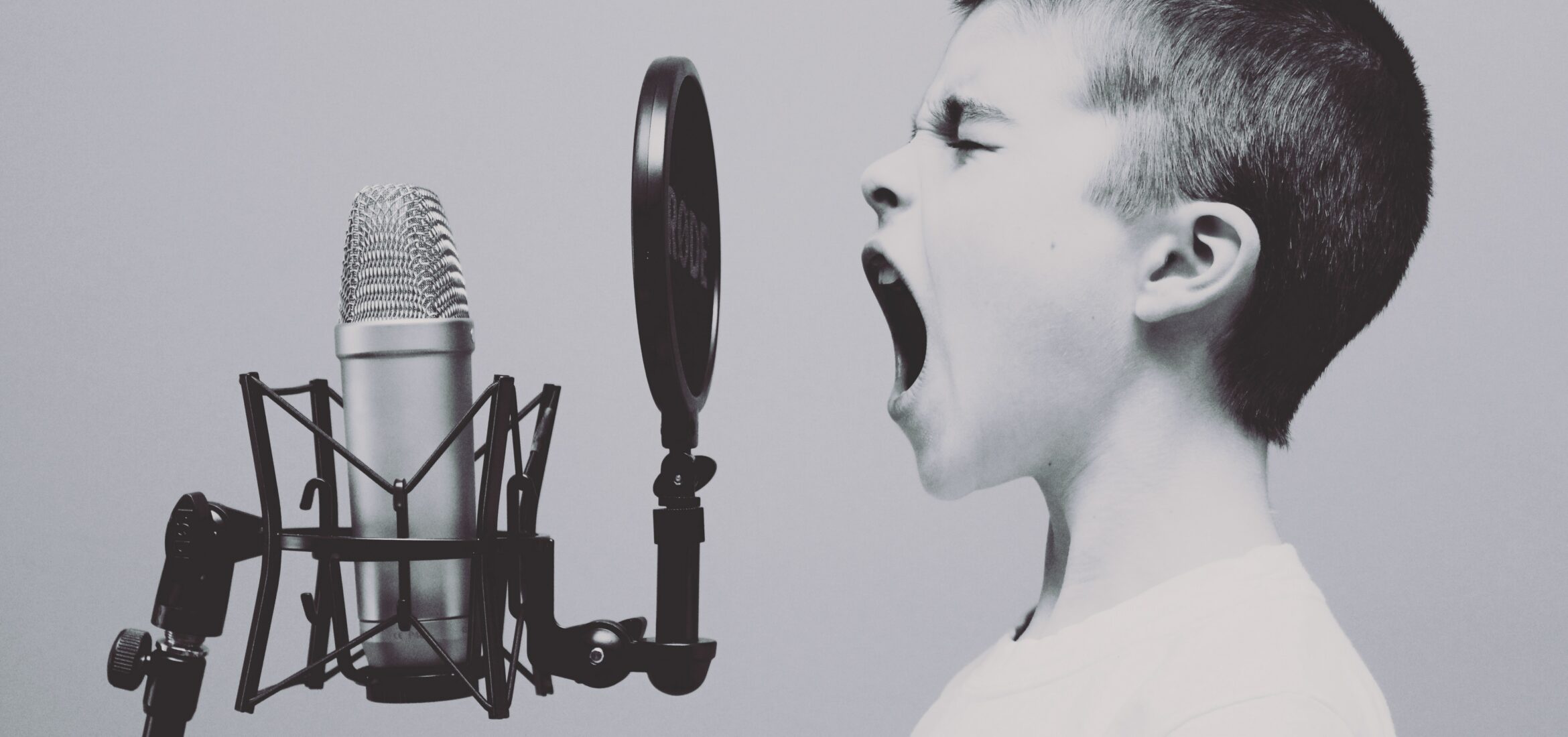 Types of Microphones, Characteristics And Uses in Recording