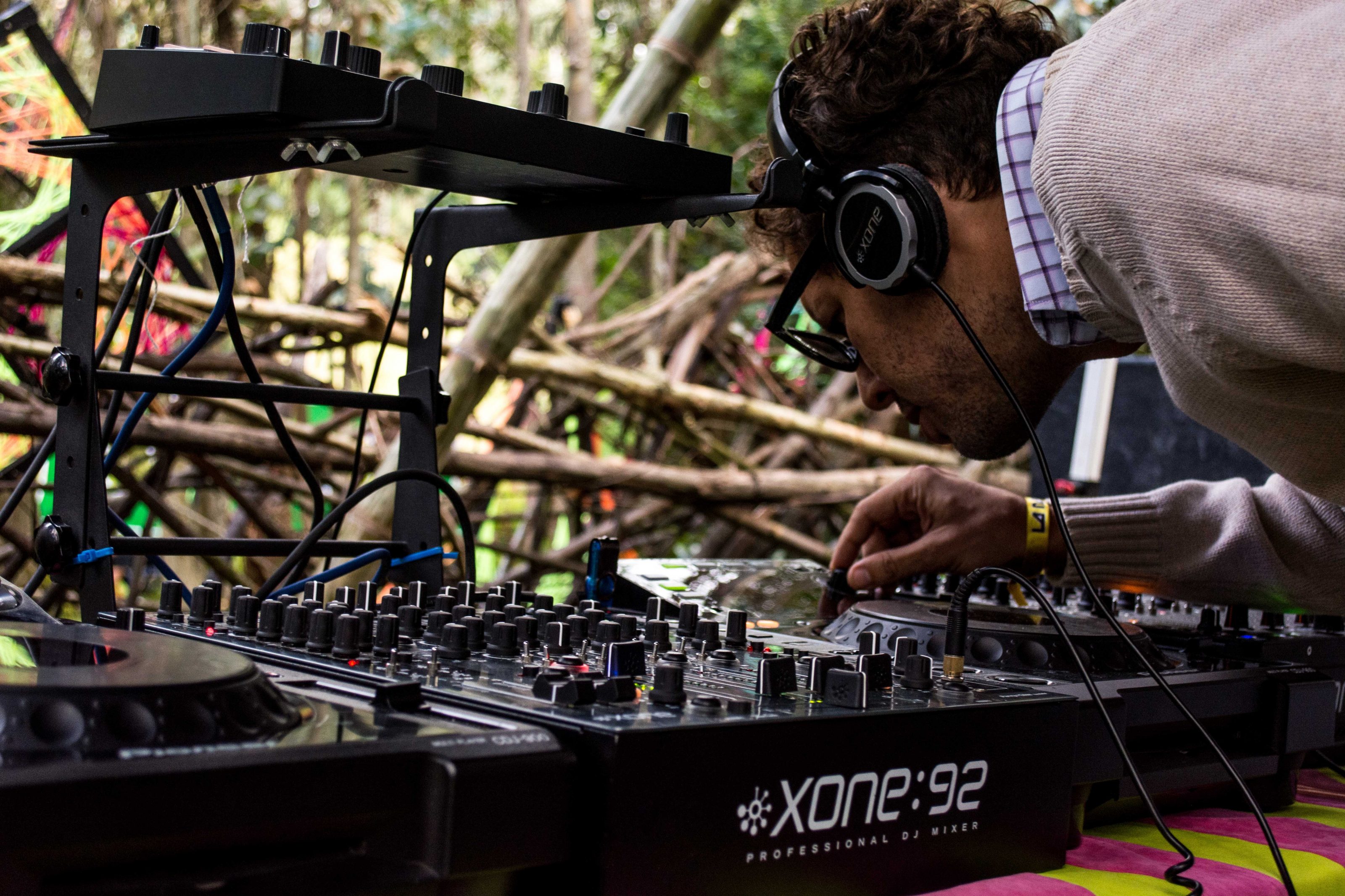 5 Mixing Techniques to Use in Your Next Mix - MasteringBOX 5 Mixing Techniques to Use in Your Next Mix - MasteringBOX